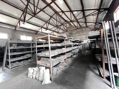 China Forno eléctrico de 1400oC, com lâmina resistente a altas temperaturas, tubos de carburo de silício, elementos de aquecimento à venda