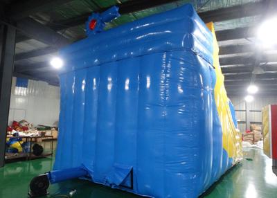 Cina Scorrevole asciutto di colore del cielo blu o bagnato gonfiabile con l'arco Door&Stairs in vendita