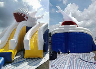 China Tobogán acuático inflable comercial de los toboganes acuáticos del tiburón gigante/de los adultos de los carriles del triple en venta