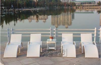 China Outdoor Patio PE Rattan wicker beach lounge chair for sale