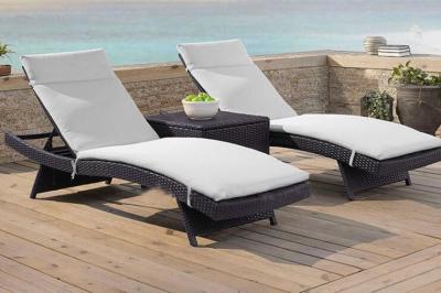 China Outdoor garden sunbed lounge chair Modern PE Rattan wicker beach chair for sale