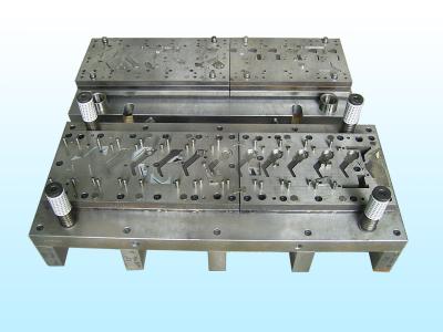 China Progressive Tool And die / Stamping Die 500 , 000 Runs For Signal Receiver Machine for sale
