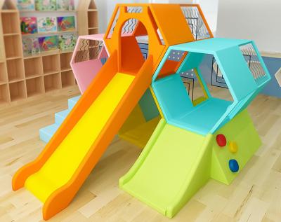 Cina Superficie del PVC di Maze Preschool Soft Play Equipment del favo in vendita