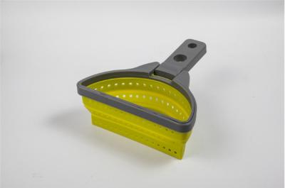 China FBAB50223 for wholesales triangle handle foldable collapsible colander for sale
