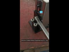Máquina de moldagem de bordas para aquecedores de banda cerâmica capaz de rolar tiras de aço mais largas