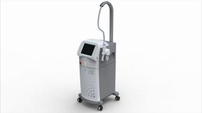 Cina trattamento frazionario di vetro della pelle del laser dell'erbio 1550nm per le cicatrici del brufolo del fronte in vendita