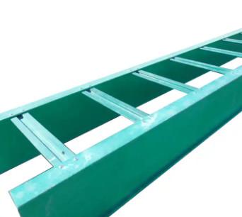 Cina Tipo solido verde cavo Tray Non Combustible High Flexibility della scala di FRP in vendita