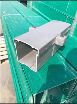 Cina Cavo Tray Customized Angle Trunk di Grey Colour Steel Simulated FRP in vendita