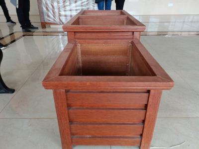 Cina Fibra di vetro rinforzata in grano di legno Box di fiori per giardino, hotel o piazza sociale in vendita