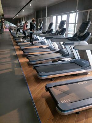 Cina Pedana mobile domestica commerciale della palestra 20 chilometri di H 220V 0-15% del pendio 3HP di potere del motore in vendita