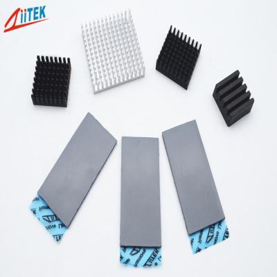 中国 5.0W 高品質 工場 卸売 オーダーメイド シリコン 熱パッド LED CPU GPU MOS 熱ギャップ 埋め込み 隔熱シート 販売のため