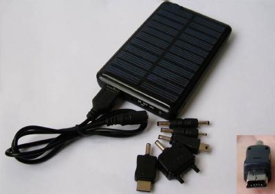 中国 iPhone 4S の iPhone 5 の塵の証拠のための携帯用黒 5V 1.5A の携帯電話の太陽充電器 販売のため