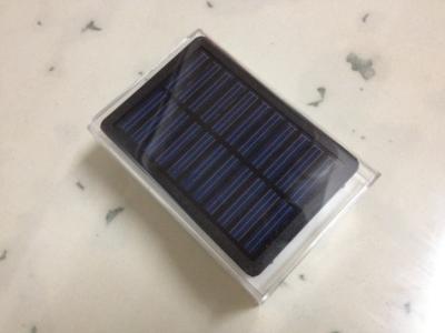 中国 高性能の iPhone サムスン HTC のための小型細胞 1500mAh の太陽充電器 販売のため