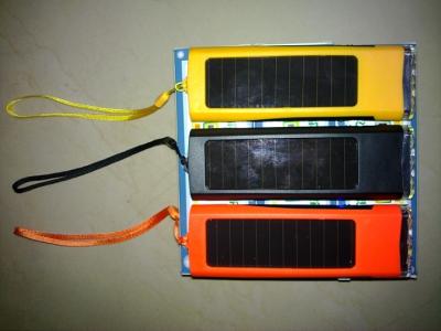 Cina caricatore solare di Iphone di energia di verde 800mAh, caricatore di sicurezza delle lampade del LED in vendita