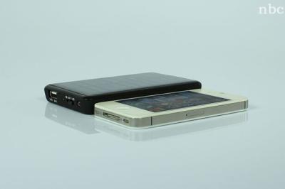 中国 5V iPhone のための携帯用黒い携帯電話の太陽充電器 4 4S 5 5S 5C 販売のため