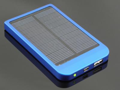 中国 iPhone の iPad の Samsung ギャラクシーのための多彩な携帯電話の太陽充電器 5 のアダプターはエムピー・スリーを記録します 販売のため