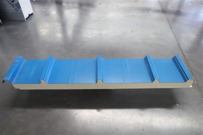 Cina Facile installazione Tetti in acciaio galvanizzato pannelli sandwich isolati Disegno contemporaneo in vendita