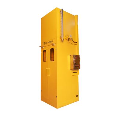 China Enclosed Emergency Shower and Eyewash With Heating and Chilling System for sale