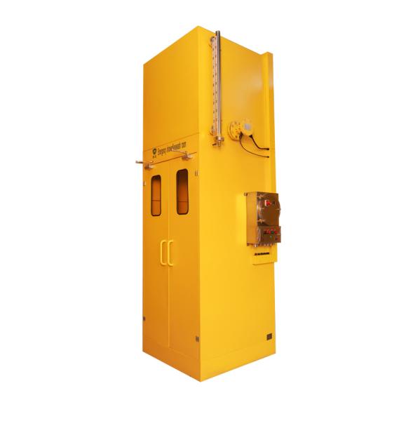Quality Enclosed Emergency Shower and Eyewash With Heating and Chilling System for sale
