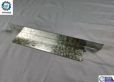Cina Pollice a forma di L galvanizzato di montaggio 12x4x5 della lamiera sottile di precisione del sostegno del piatto in vendita