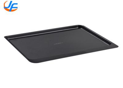 Cina RK Bakeware China Custom Aluminium Baking Tray Non-stick Perforato in vendita