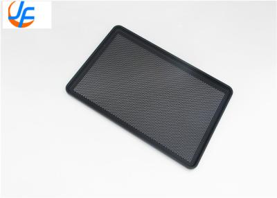 China RK Bakeware China Foodservice 44699 StayFlat Full Size 16 Gauge Wire em Rim Alumínio Perforado de Forno à venda