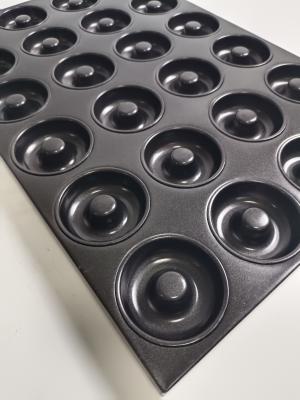 Cina 24 muffe Tray Roll Up Edge Design della ciambella della cavità per la cottura quotidiana in vendita