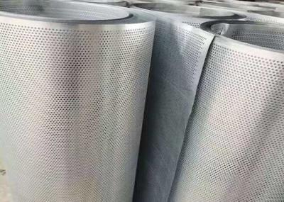 Cina Lo strato dell'acciaio inossidabile 201 ha perforato i pannelli di Mesh Smooth Surface Perforated Mesh del metallo in vendita