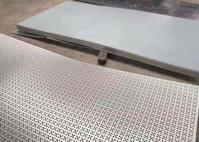 Cina SS201 che perfora l'isolamento uniforme di Mesh Perforated Metal Panels Sound in vendita