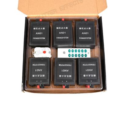 中国 システムAN12 12手掛りの気球の点火装置の発砲システムを始動させるプログラム可能な遠隔花火 販売のため