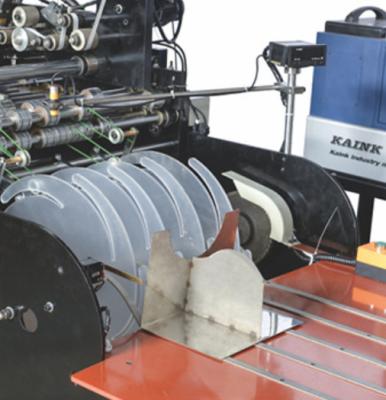 China sobre completamente automático de la precisión del poder 5kw que hace la máquina para el papel del lanzamiento de la goma en venta