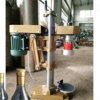 China 0.37kw Semi Automatic Capping Machine 1200b/h Wine Bottle Screw Cap Machine Customized for sale