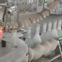 China 1KW Automatic Corking Machine 220V / 380V Automatic Bottle Capping Machine For Spirits for sale