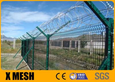 China Geschweißte Rostschutzsicherheit, die 50x100mm Mesh Opening For Airport Highway einzäunt zu verkaufen