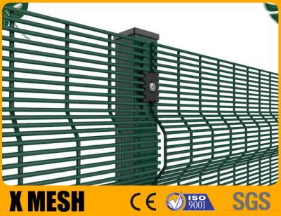 China Groen poeder gecoat scherp zicht hek anti klim 358 met 4 mm draad diameter voor tuin for sale
