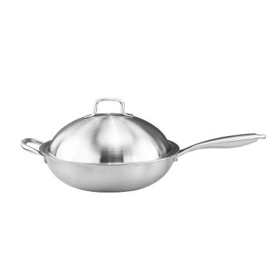 Cina L'alta qualità cucina il wok d'argento standard di Pan Stainless Steel Multi-Ply Clad della frittura con l'alto coperchio della cupola in vendita