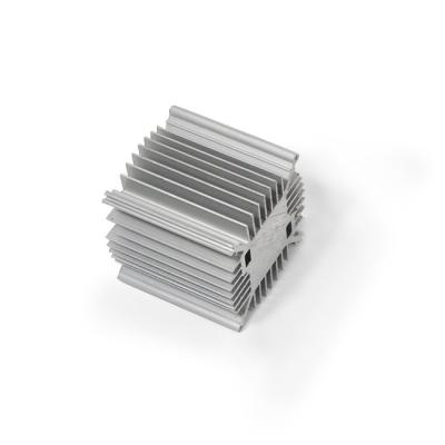 Cina Lavorare di CNC del radiatore del chip della precisione della lega di alluminio che lavora laser a macchina che taglia elaborando i prodotti in vendita