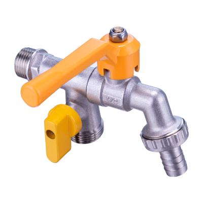 Cina Rubinetto da giardino in ottone con certificazione ISO Rubinetto per valvola per tubo flessibile Manuale aperto Rubinetto da giardino in ottone a due teste in vendita