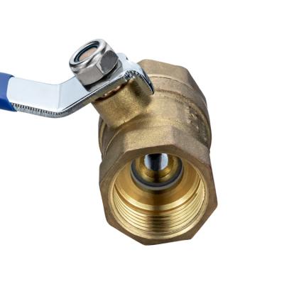 Cina Valvola a sfera in ottone con filettatura BSP TMOK 600wog Full Port Drain 1/2