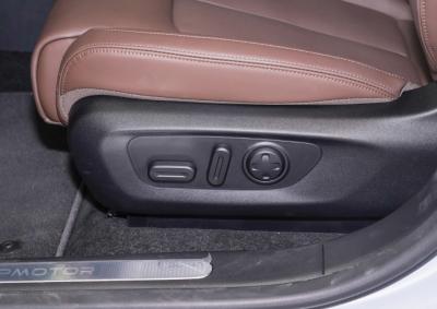Cina 5050mm 360Nm Leapmotor 5 posti Auto C01 Big Space Hybrid Cars 2023 Pure Electric Car in vendita