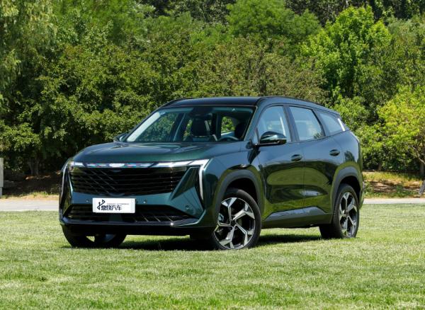 Quality Large Center Geely Car Boyue L Atmospheric 5 Door Flagship SUV Gasoline Car for sale