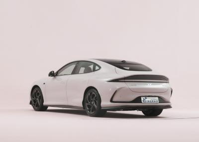 Cina Fast Ship Smart Sport Automotive Motor Power IM Electric Car L6 Sedan EV Car in vendita