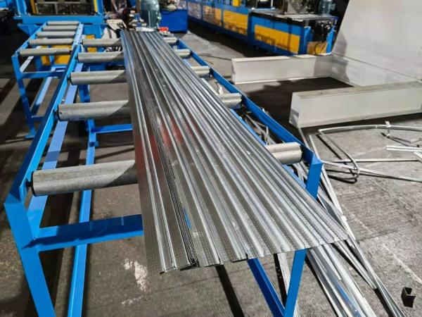 Quality Steel Frame Sheet Omega Roll Forming Machine For CD UD Profiles for sale