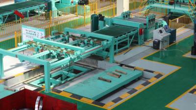 Cina 300kw di lamiera di metallo tagliata in lunghezza linee di macchina decollatore idraulico in vendita