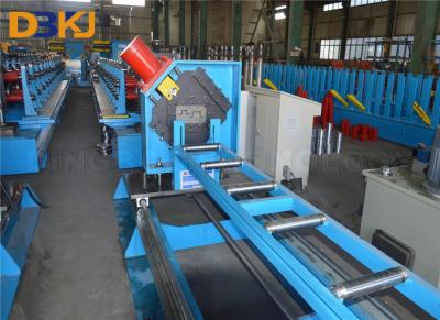 Cina Tetto che incita Ridge a macchina a ricoprire rotolo che forma macchina con il taglio idraulico in vendita