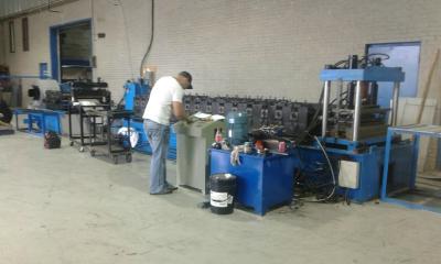 중국 기계를 만드는 기계 짐 금속을 형성하는 빠른 저장 선반 선반 목록 판매용