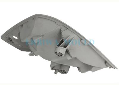 Cina Prodotti di modellatura su misura dell'iniezione di plastica per la lampada di riflettore automatica che alloggia le parti in vendita