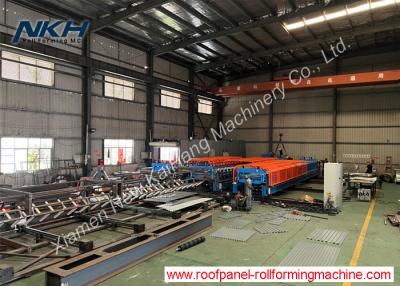Китай Машины для формирования ролика крышных панелей для металлических кровельных панелей продается