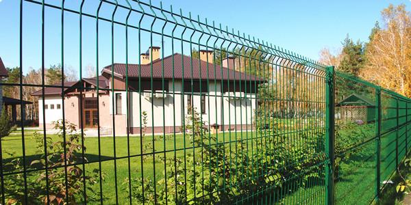 high quality iron rod powder coated 3D Curved Wire Mesh Fence