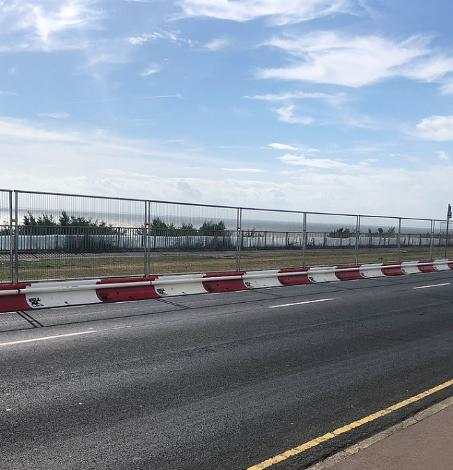high quality iron rod powder coated 3D Curved Wire Mesh Fence